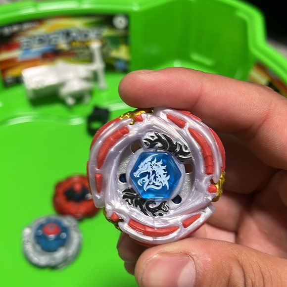 Hasbro | Toys | Beyblade Metal Fusion 3 Beyblades 2 Bey Launchers Tool ...